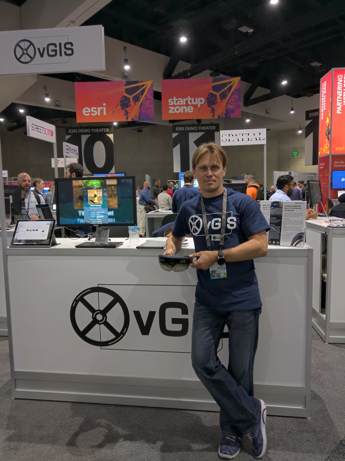 2019 Esri UC in pictures - vSite by vGIS Inc.: 3D Scanning ...