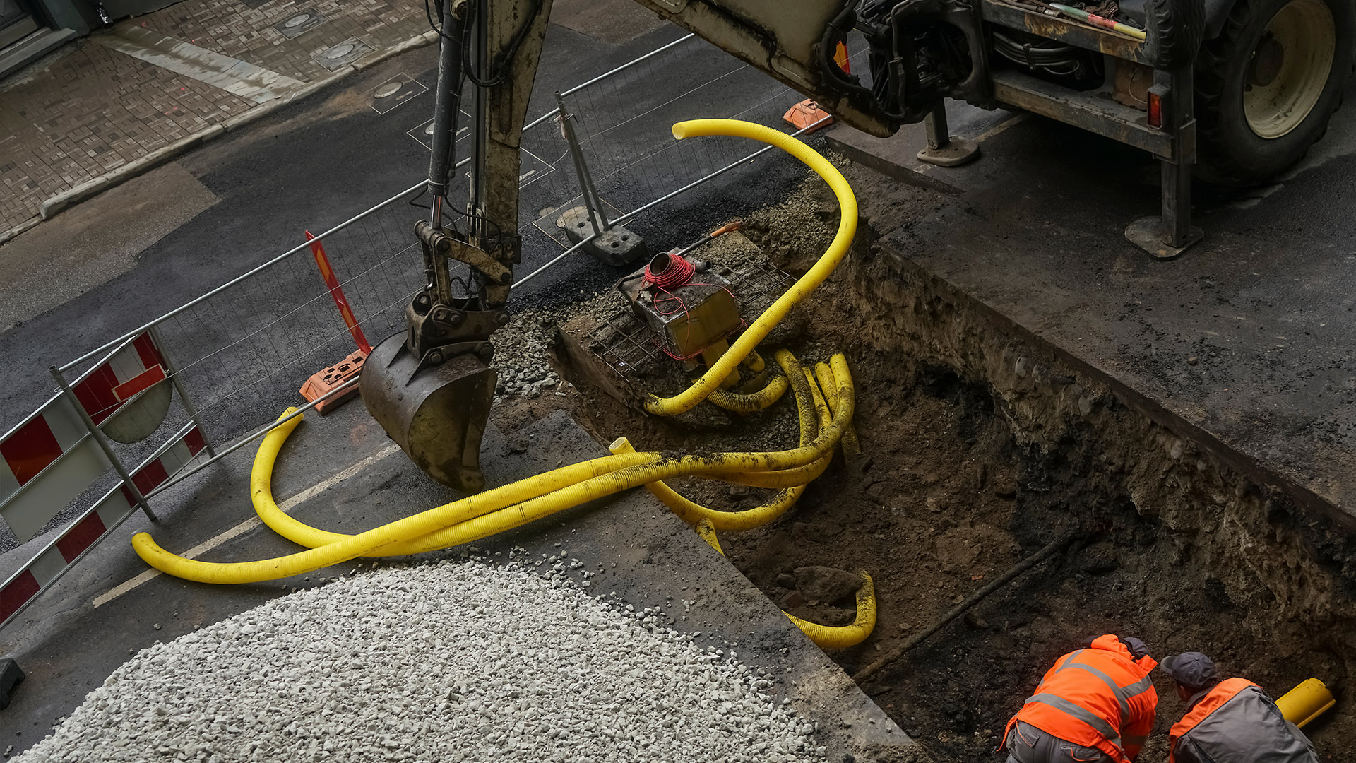 Damage prevention and documentation tools for utility projects